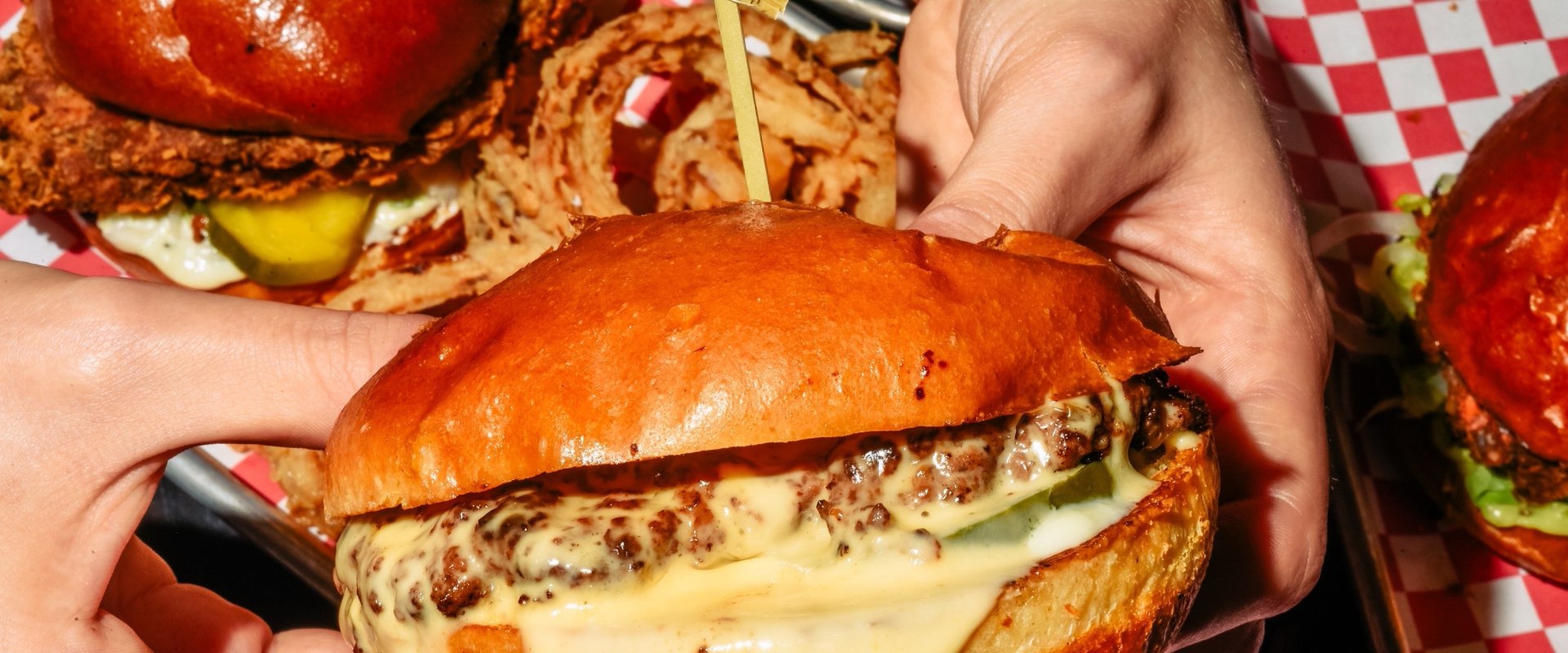 The 13 Best Burgers in Indianapolis: A Guide to the Most Delicious Burgers